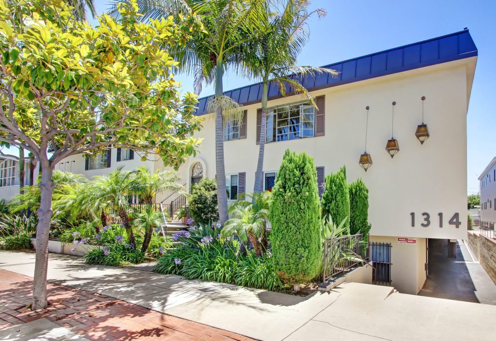 Roque and Mark » Remodeled upper 2 bed on Euclid, steps to Wilshire ...